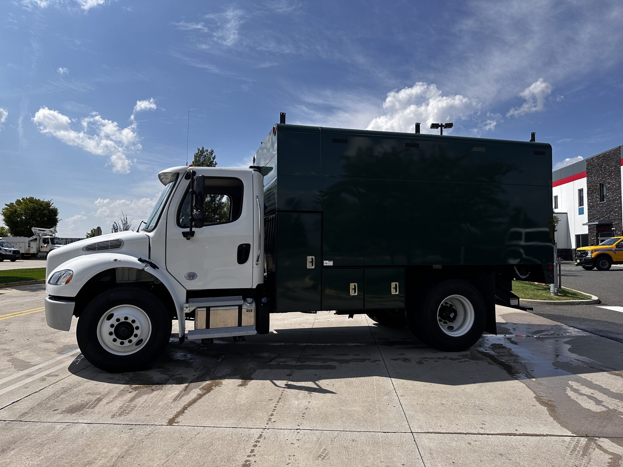 2024 FREIGHTLINER M2106 - Campbell Supply