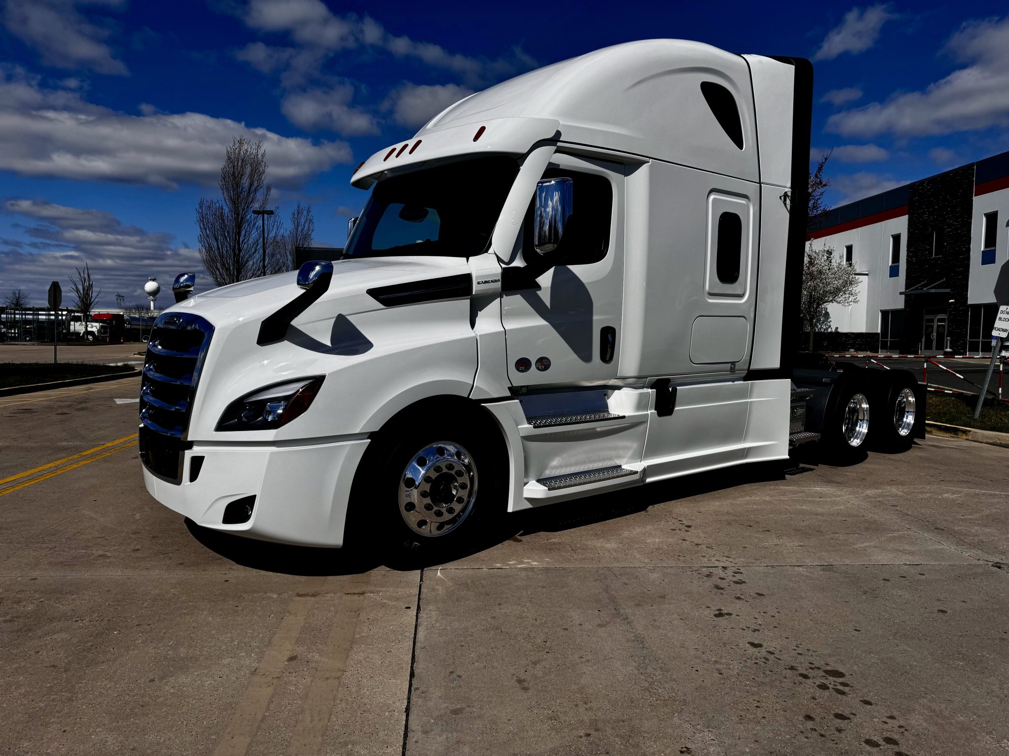 2025 FREIGHTLINER CA126SLP - Campbell Supply