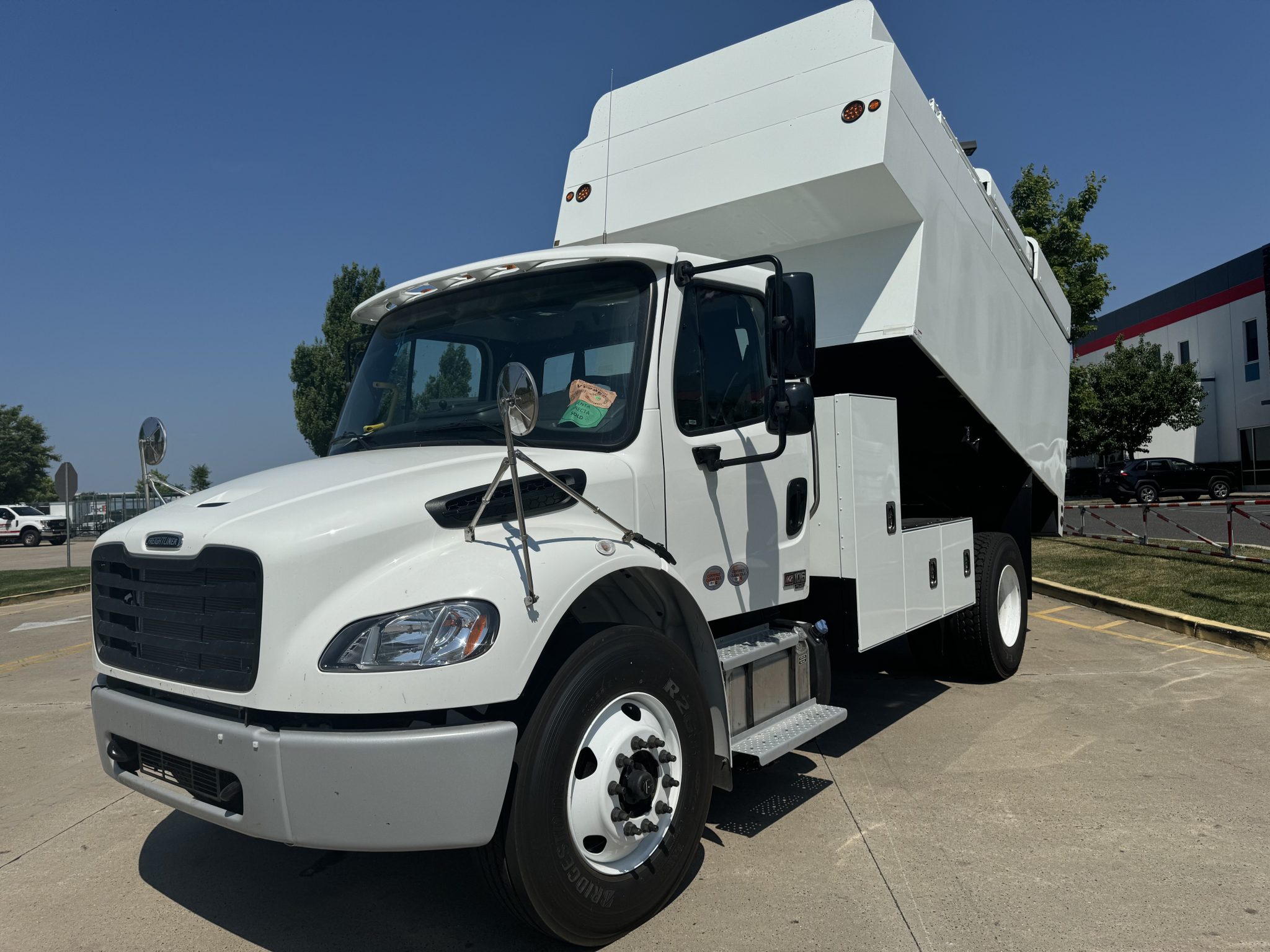 2025 Freightliner M2106 - Campbell Supply
