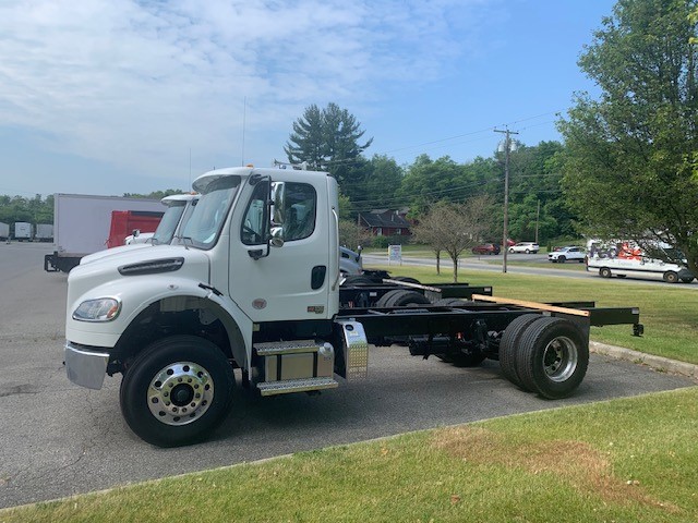 2025 Freightliner M2106 - Campbell Supply