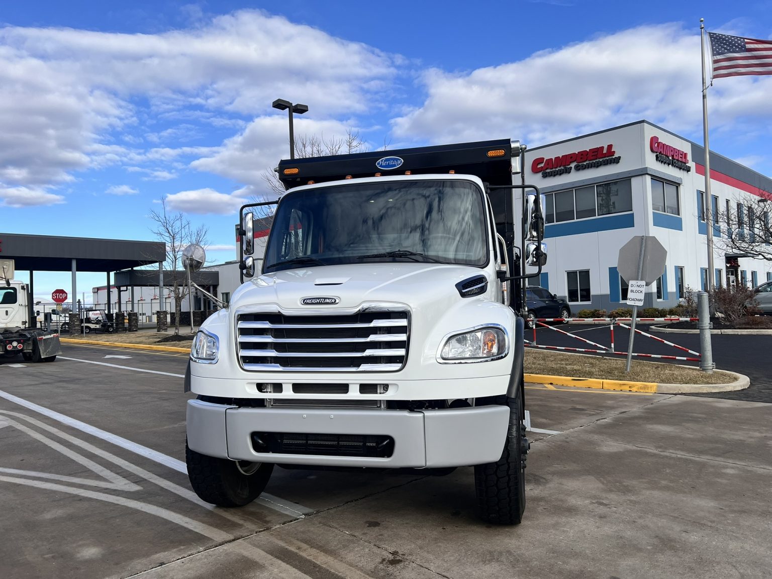 2025 Freightliner M2106 - Campbell Supply