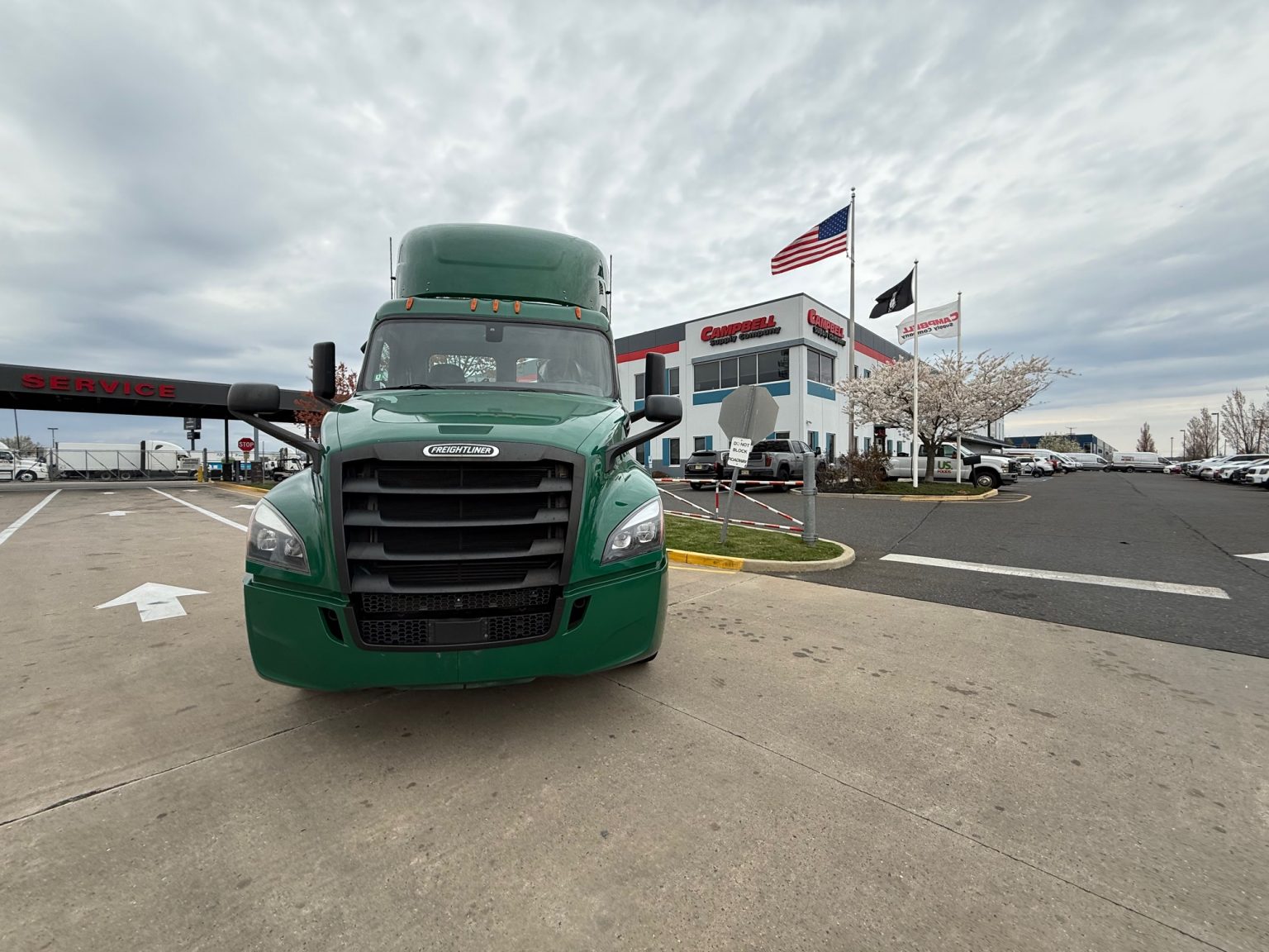 2020 Freightliner CASCADIA - Campbell Supply