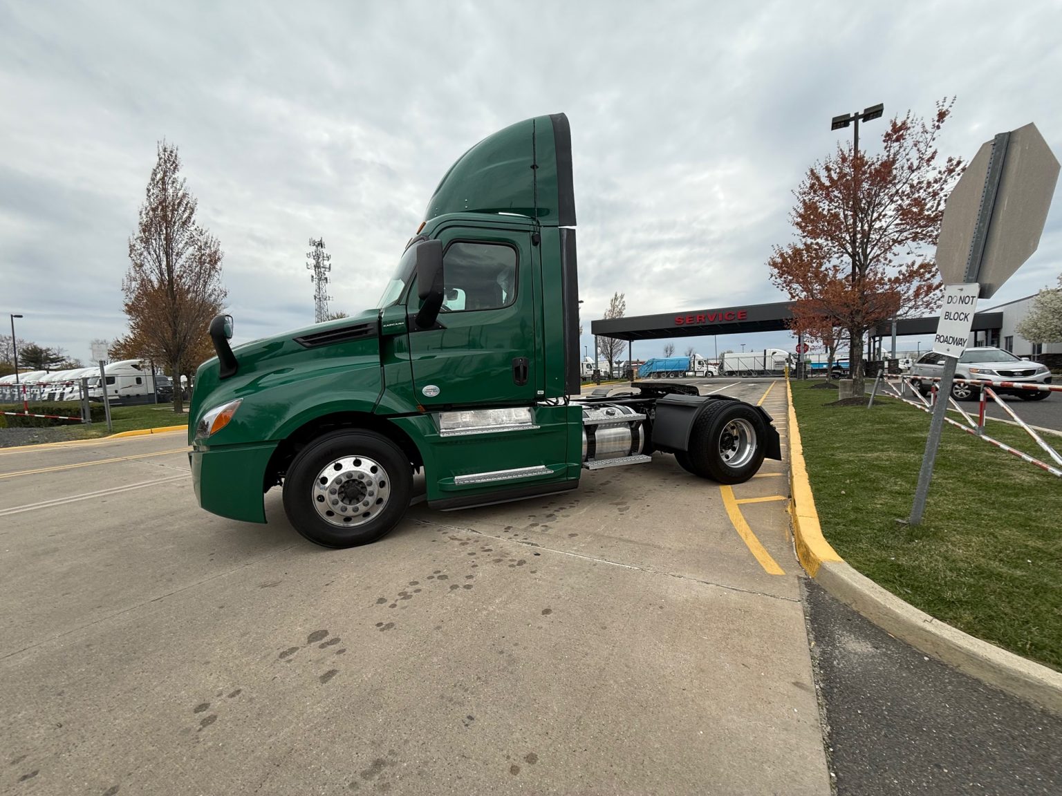 2020 Freightliner CASCADIA - Campbell Supply